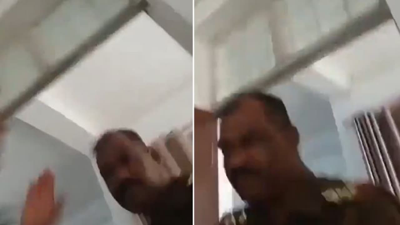 UP SHOCKER! Cop slaps complainant 31 times in 41 seconds while he ...
