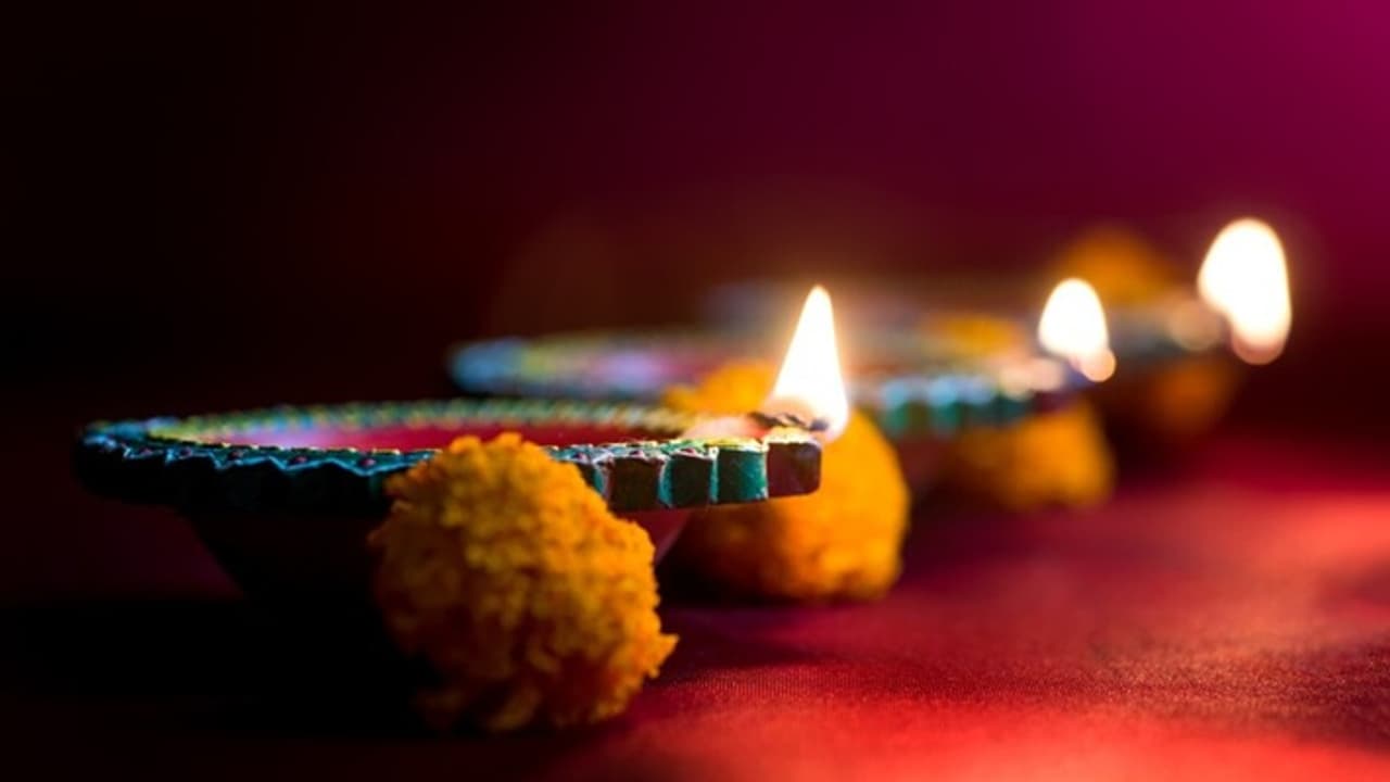 ২০২৫ এর ছুটির তালিকা! এক নজরে দেখে নিন কবে দোল, দীপাবলি, রাখি পূর্ণিমা ...
