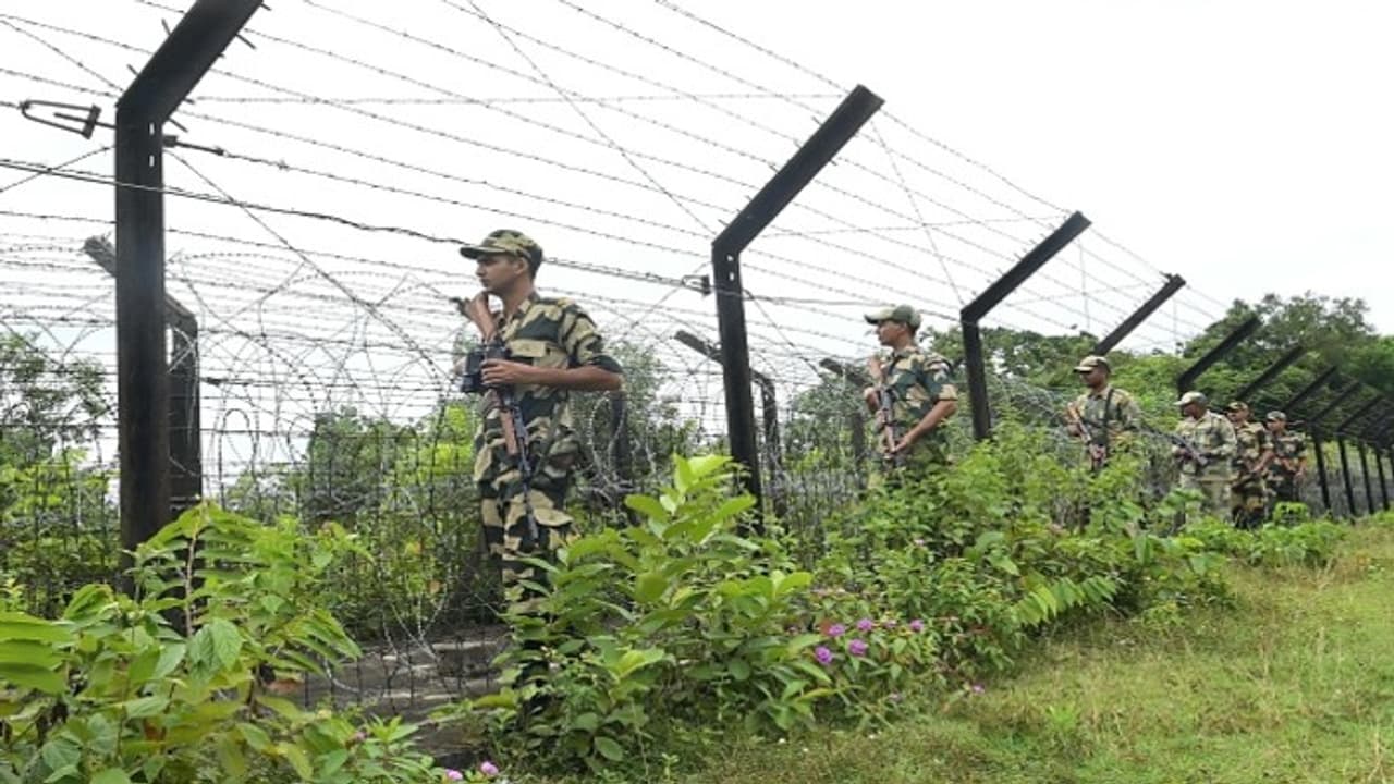 BREAKING: Ceasefire violation along LoC in Poonch, heavy firing between ...