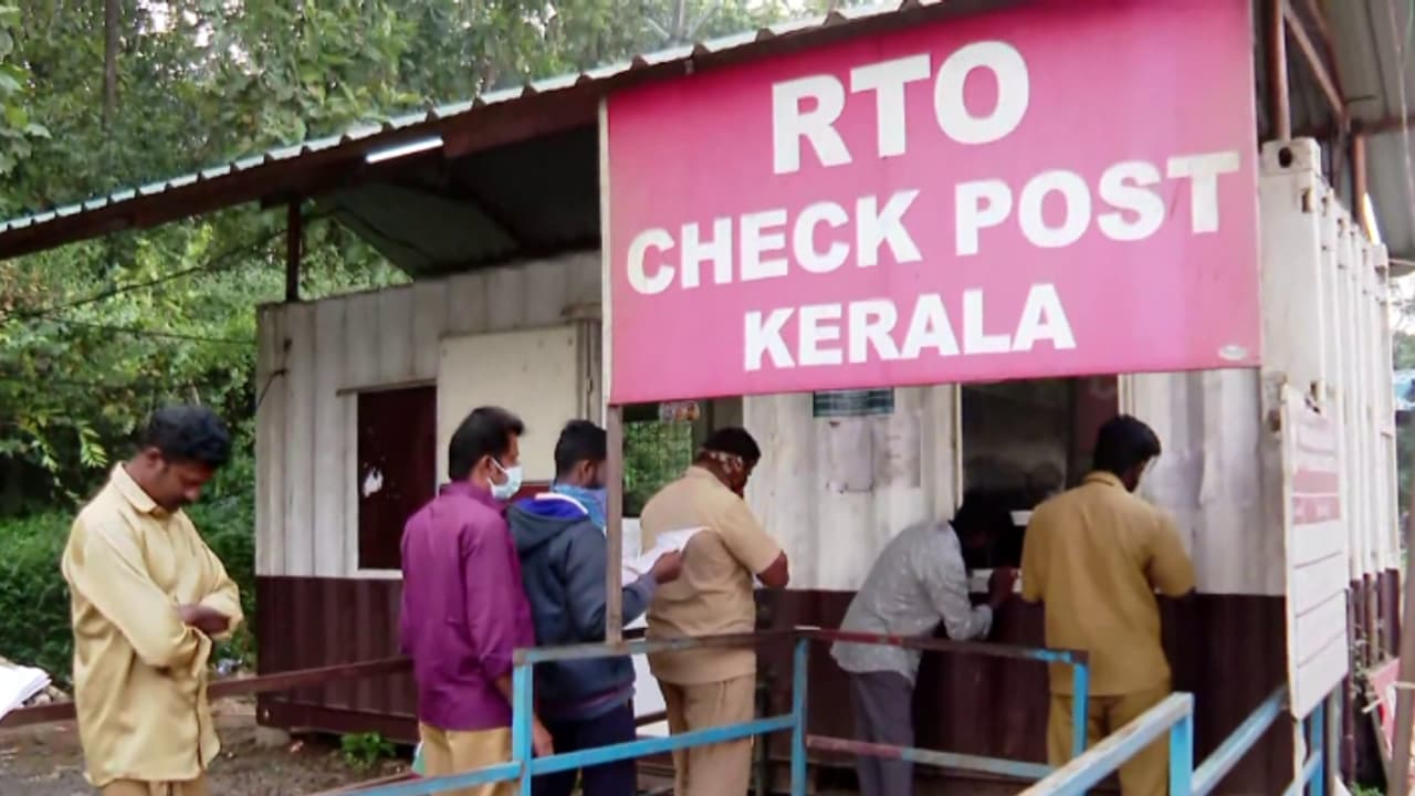 ഒടുവിൽ കടുത്ത നടപടിക്ക് സംസ്ഥാന സർക്കാർ; കേരളത്തിലെ 20 മോട്ടോർ വാഹന ...