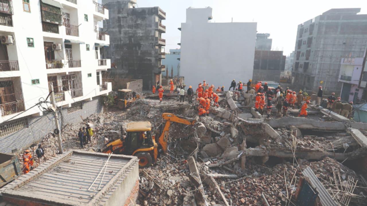 5 dead, 16 injured in Delhi's Burari building collapse; builder ...