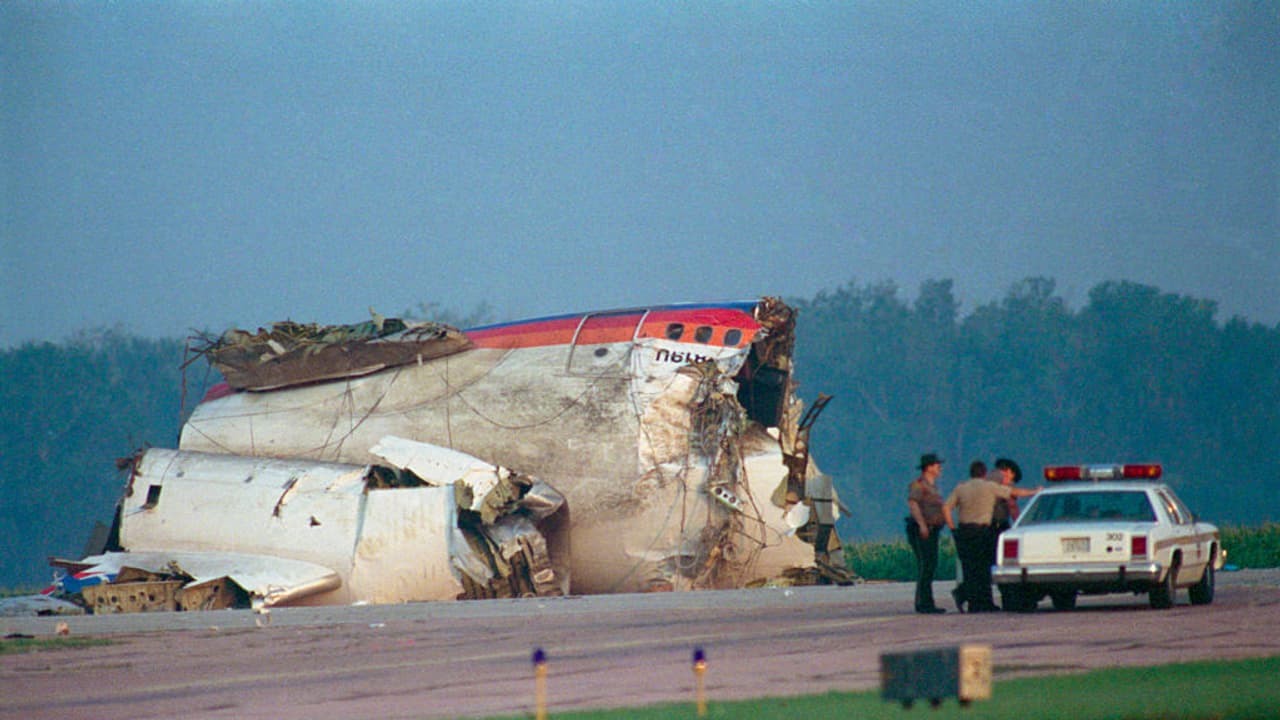 Major US plane crashes: Eight aviation disasters that rocked America in ...