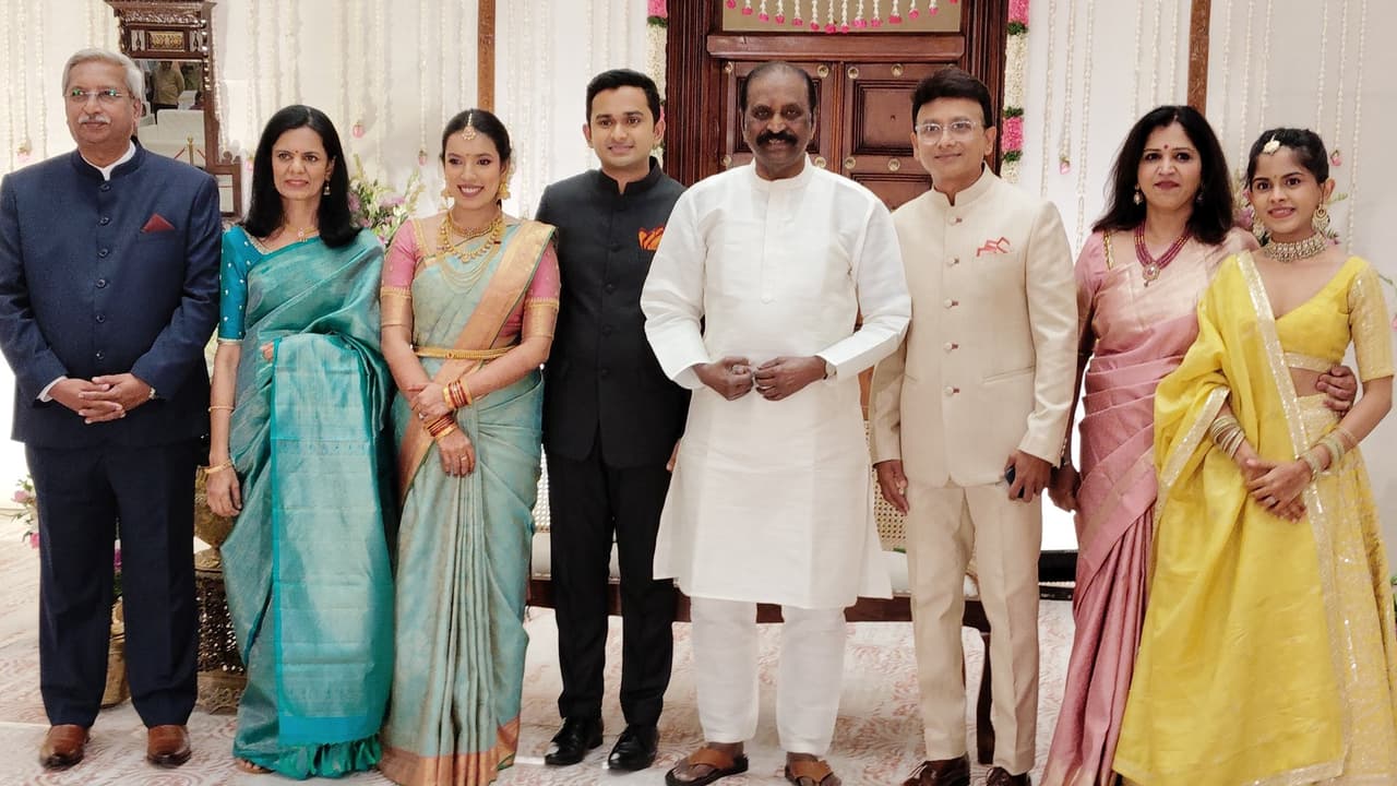 Singer Unnikrishnan Son Wedding: உன்னிகிருஷ்ணன் மகனுக்கு பிரம்மாண்டமாக ...