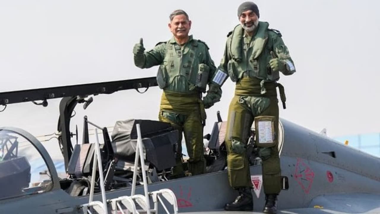 IAF and Army chiefs make history with joint flight in Tejas fighter jet ...