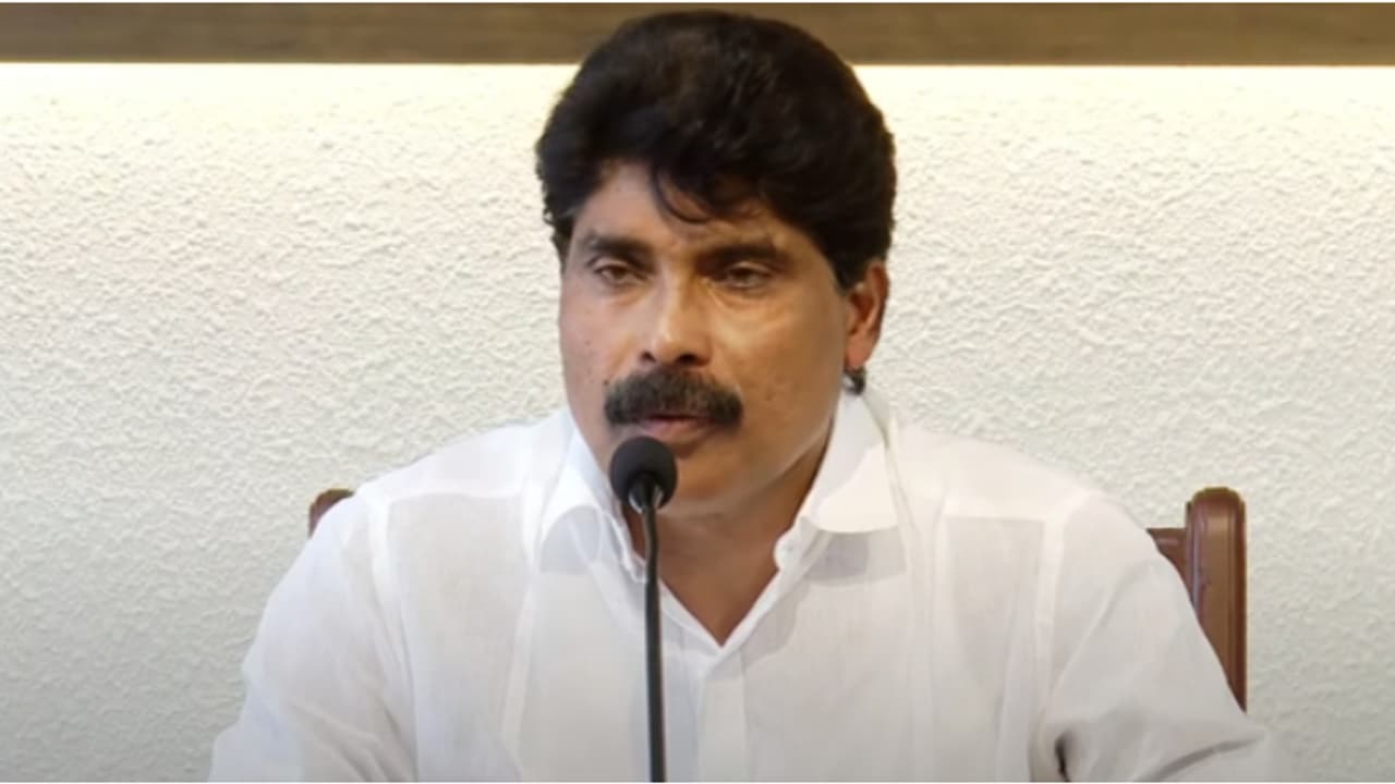 T Siddique share agony in Wayand township inauguration കൂവൽ മനോവിഷമം ...