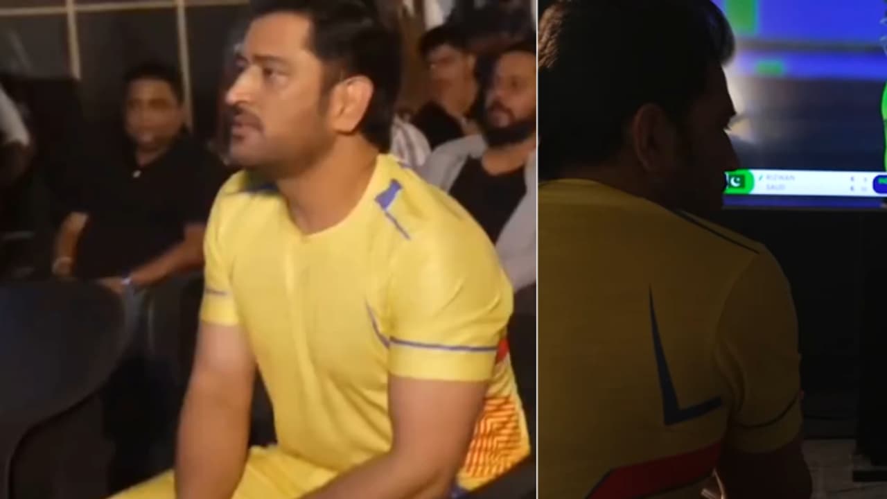 Champions Trophy 2025: MS Dhoni spotted in CSK jersey enjoying India ...