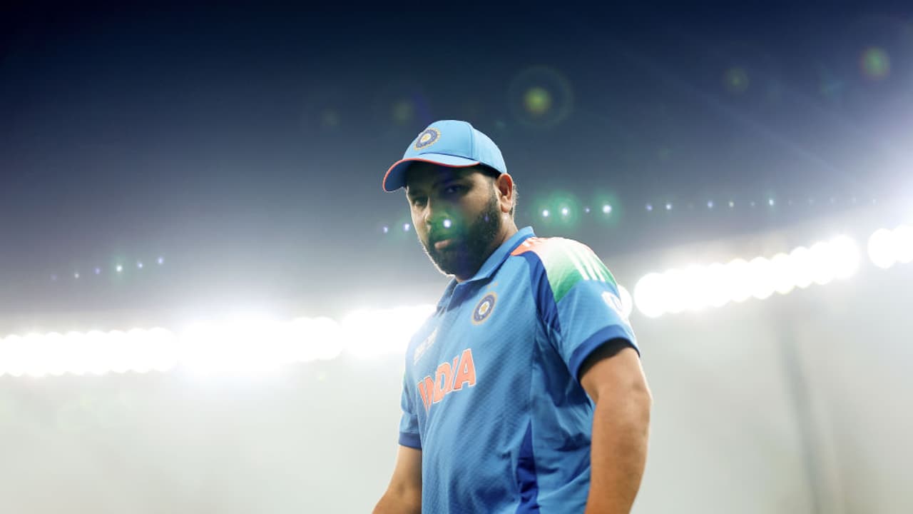 Champions Trophy 2025: Team India skipper Rohit Sharma mobbed by ...