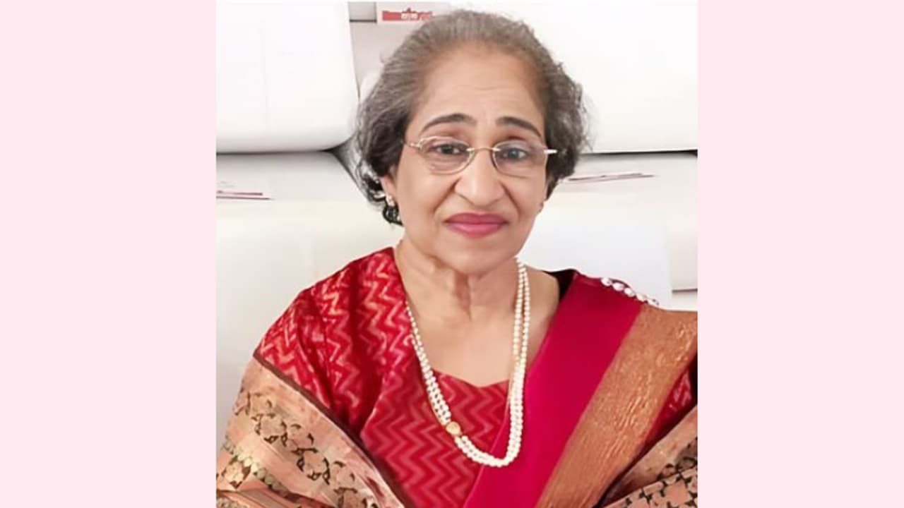 യുഎഇ രാജകുടുംബത്തിന്റെ ഡോക്ടറും മലയാളിയുമായ ഡോ.ജോർജ് മാത്യുവിന്റെ ഭാര്യ ...