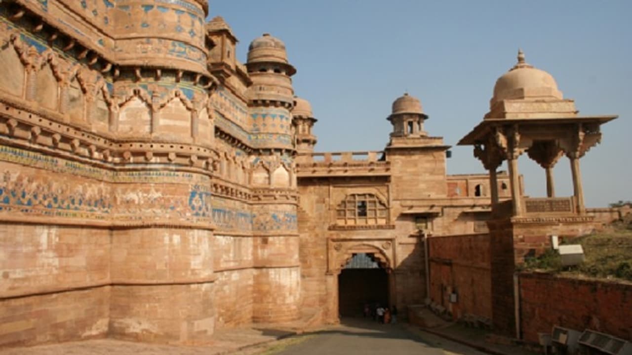 मान सिंह पैलेस का नीला जादू: जानें क्यों है यह किला भारत की शान ...