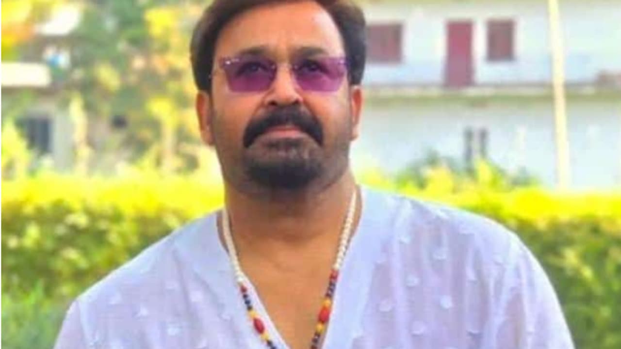 Mohanlal: ഇതേത് ലുക്ക്?, മോഹൻലാലിന്റെ പുതിയ ഫോട്ടോ ഏറ്റെടുത്ത് ആരാധകര് ...