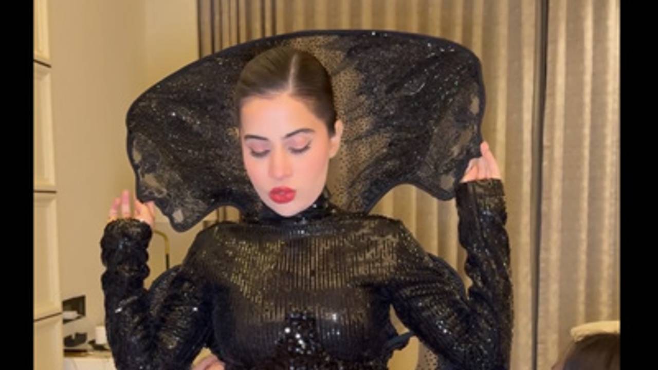 PHOTOS: 'Uncomfortable', 'bizarre'-Urfi aka Uorfi Javed's IIFA look ...