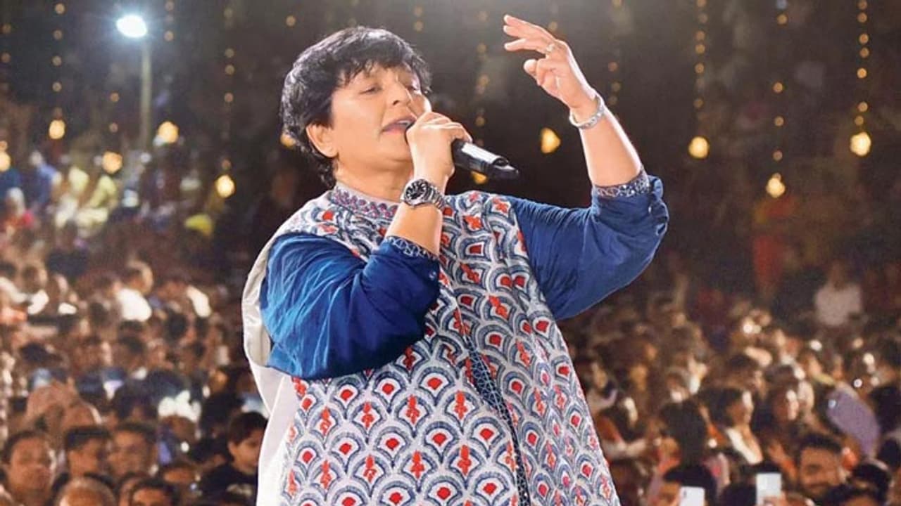 Falguni Pathak Birthday: Know net worth, assets, song fee of this ...