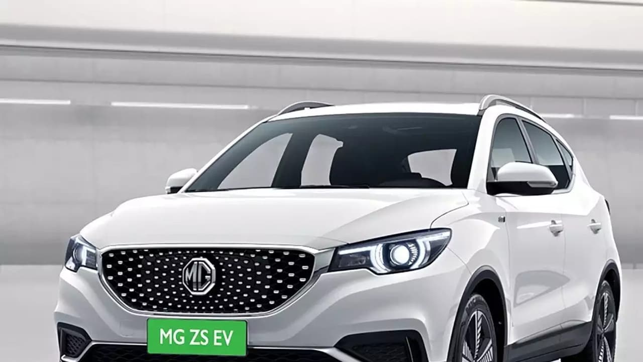 461 கிமீ ரேஞ்ச், அட்டகாசமான ஸ்டைல்! MG ZS EV கார் மீது ரூ.2.05 லட்சம் அதிரடி தள்ளுபடி | Massive ...