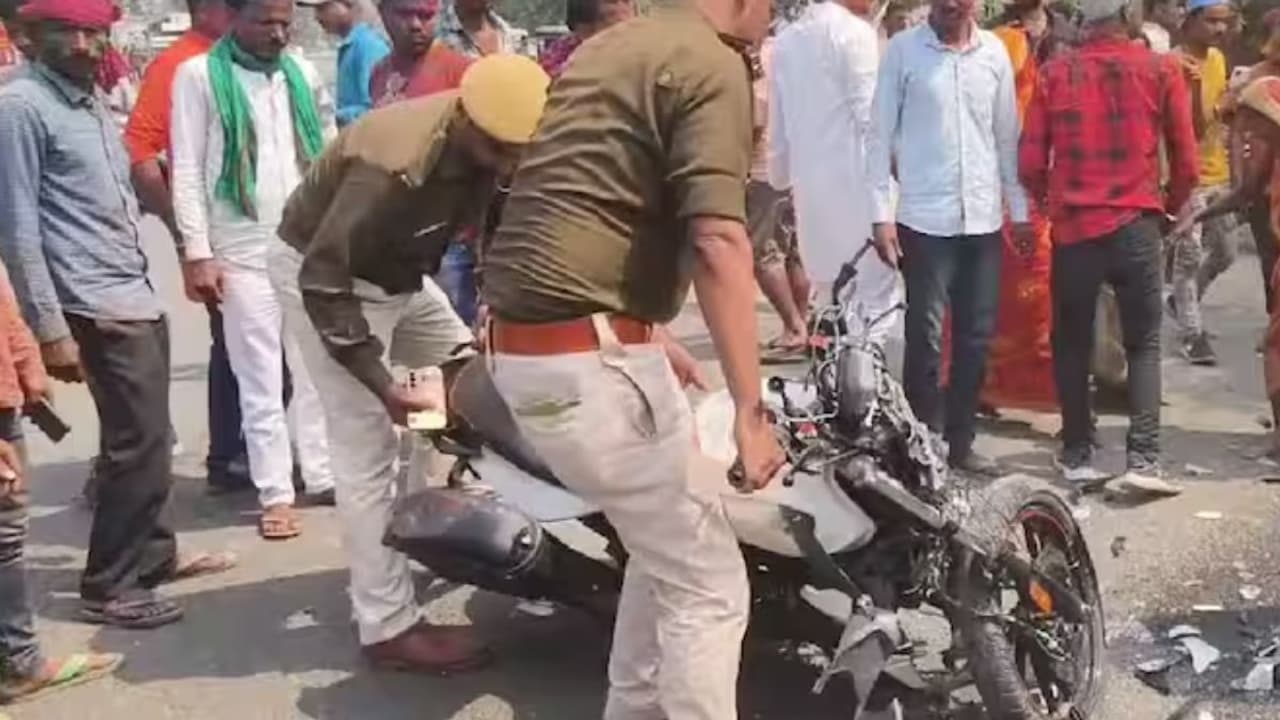 Bihar Road Accident: Holi पर बिहार के सुपौल में भयंकर हादसा, पूर्व मंत्री के पोते समेत 2 की मौत ...