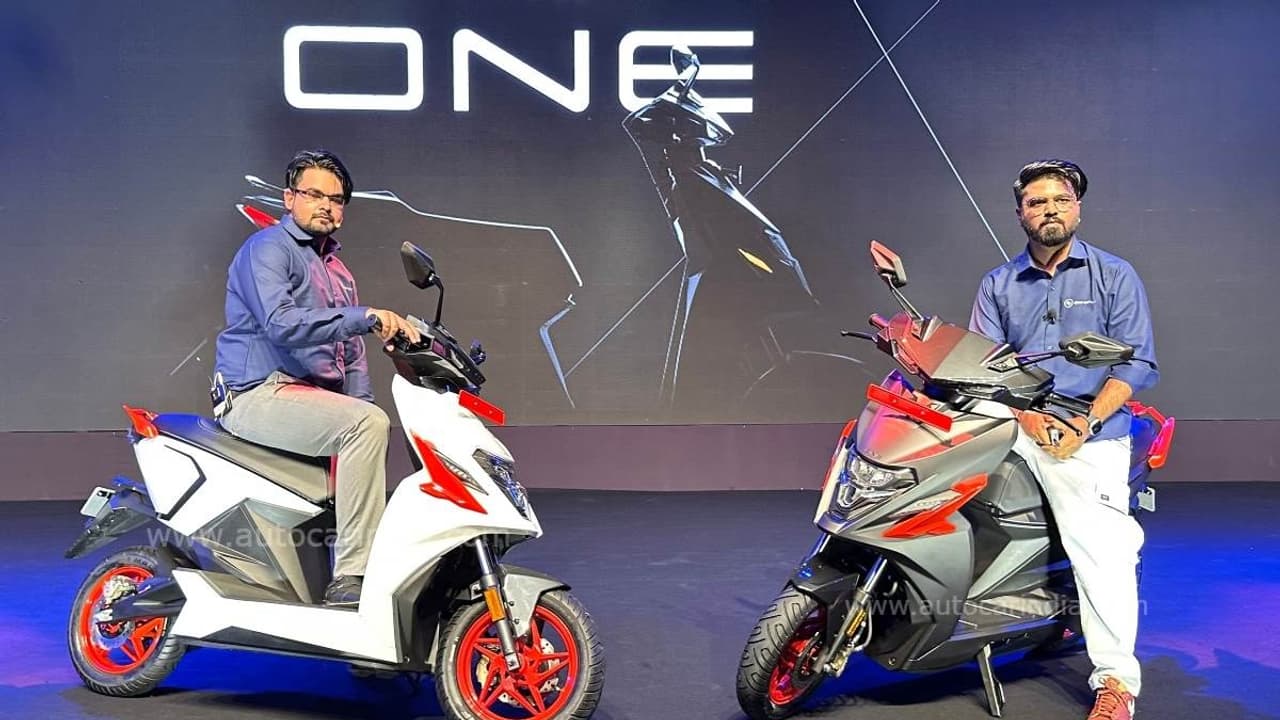 Simple One Electric Scooter: মাত্র একবার চার্জ দিলেই ২৪৮ কিমি? সিম্পল ওয়ান দেবে লম্বা রেঞ্জ ...