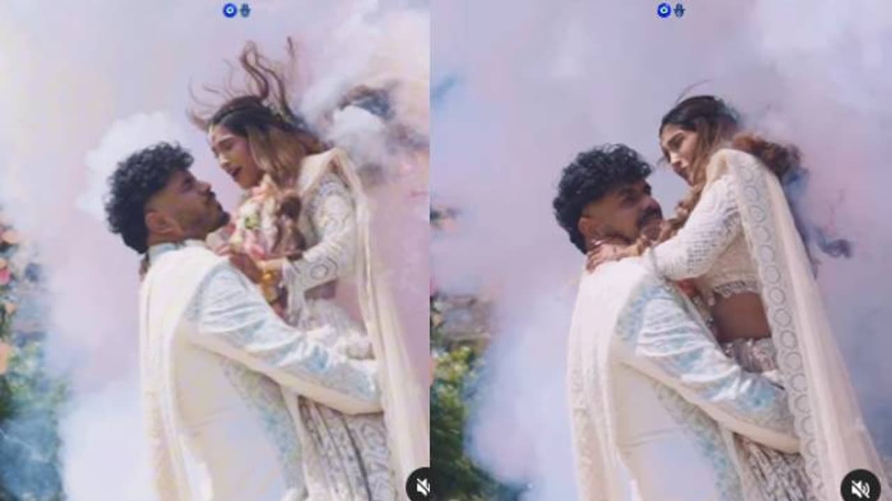 വധുവും വരനും ചുംബിക്കാനൊരുങ്ങി, അപ്രതീക്ഷിതമായി പൊട്ടിത്തെറിച്ച് കള ...