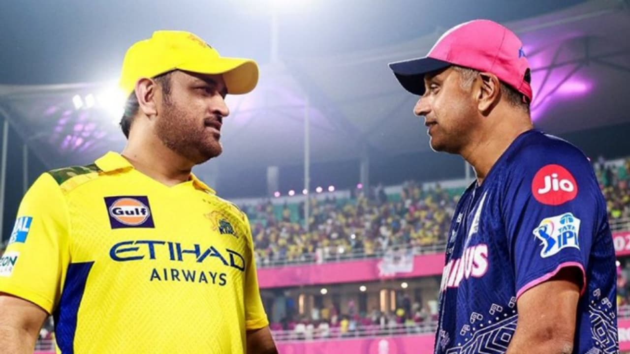 IPL 2025: MS Dhoni helps RR head coach Rahul Dravid to shake hands with ...