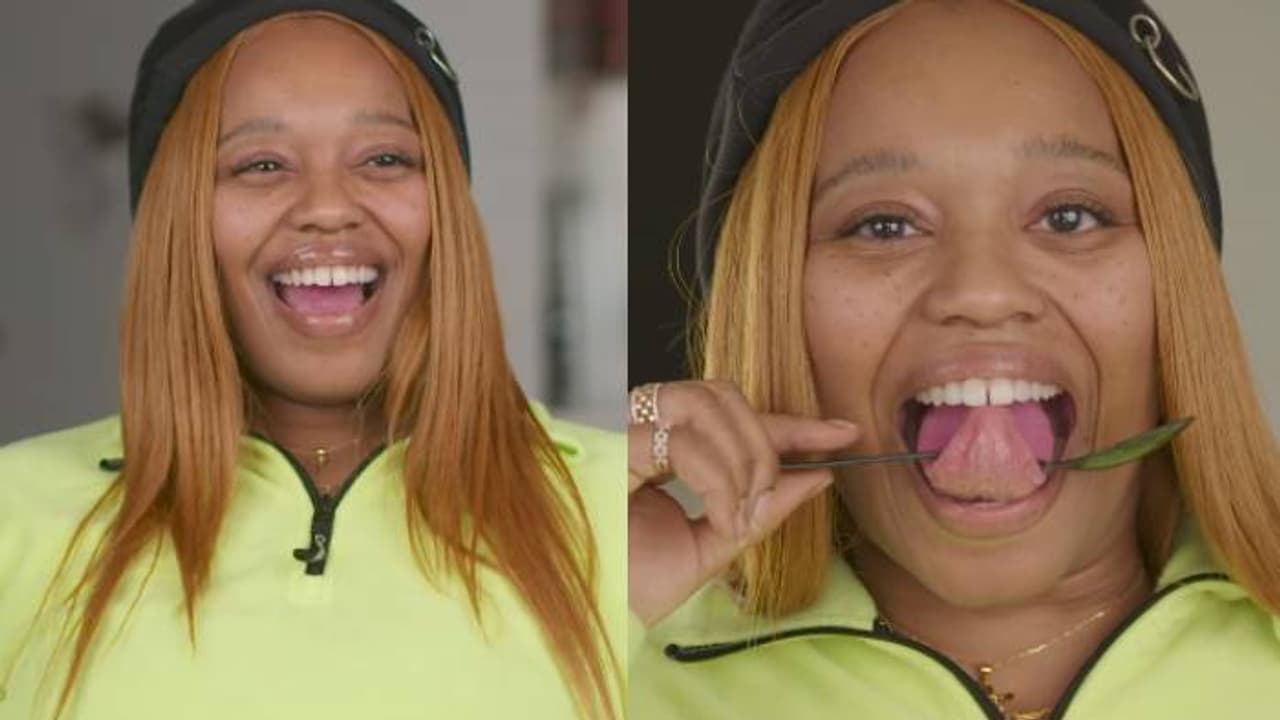 അമ്പമ്പോ എന്തൊരു നാവാണ് ഈ യുവതിക്ക്; ഐഫോണിന്റെ വലിപ്പം, ഗിന്നസ് വേൾഡ് ...