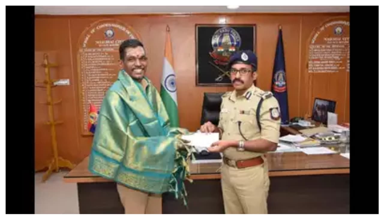 auto driver returns 15 sovereigns of gold to left behind passenger 15 ...