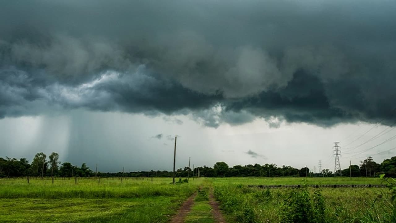 Karnataka Weather, May 22: Cloudy skies, scattered rainfall, and high ...