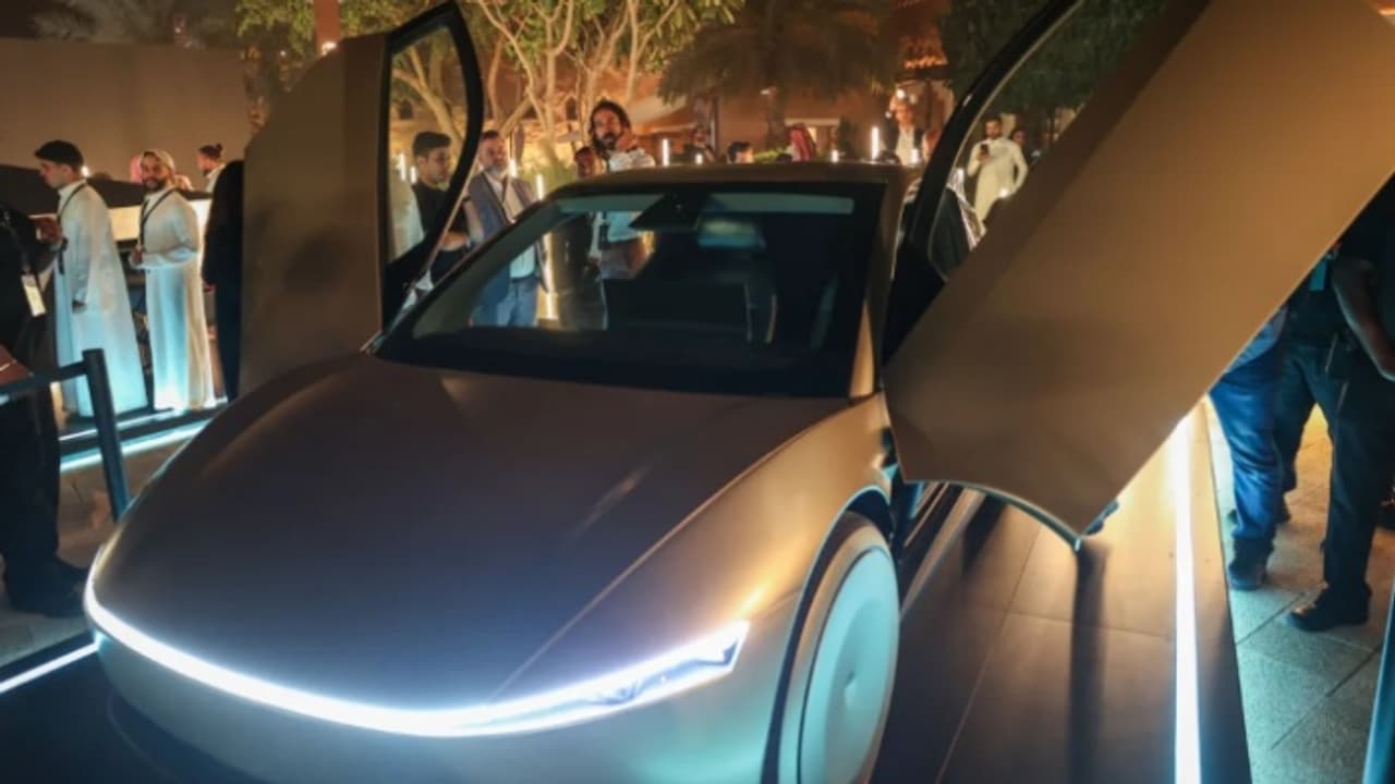 Tesla's grand entry to Saudi Arabia സൗദിയിൽ ചീറിപ്പായാൻ ടെസ്‍ലയുമെത്തി ...