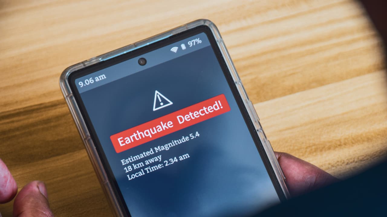 Earthquake: భూకంపం వస్తే ఏం చేయాలి? చాట్ జీపీటీ ఏం చెప్పిందో తెలుసా ...