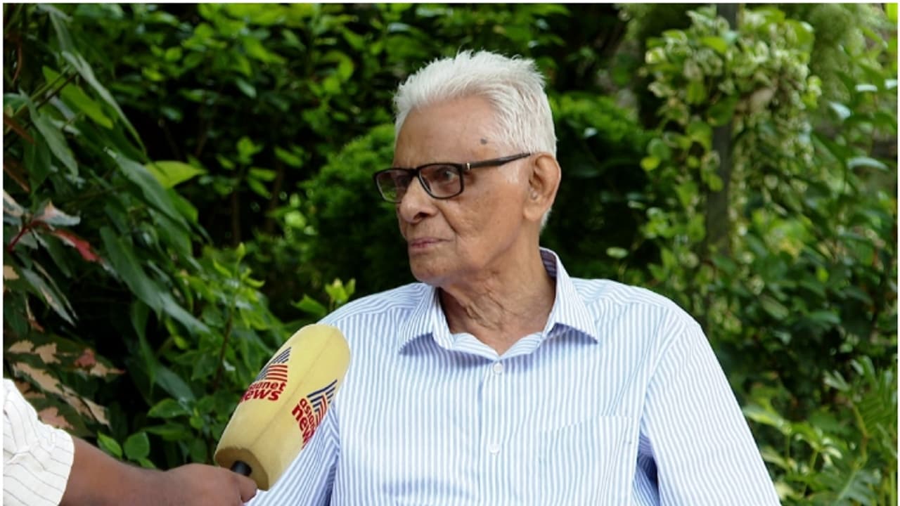 'സ്വാതന്ത്രന്മാരെ സൂക്ഷിച്ചു കൈകാര്യം ചെയ്യണം, അൻവന്റെ വഞ്ചനക്ക് ജനം ...