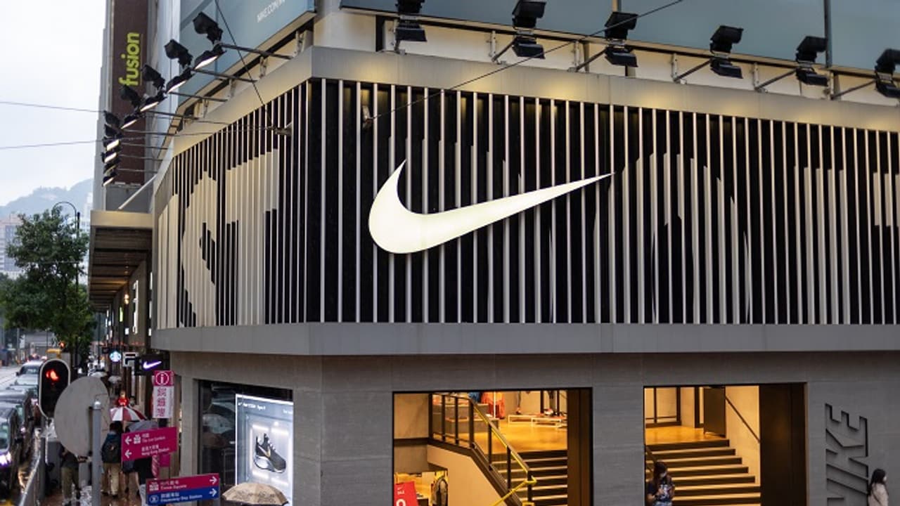 The Brand Story: How Nike overcame controversy to become world's top ...