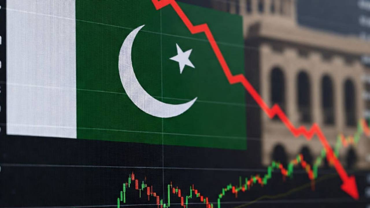 పాకిస్తాన్‌కు రూ.2 లక్షల కోట్ల షాక్ | Pakistan Economy Suffers 2 Lakh ...