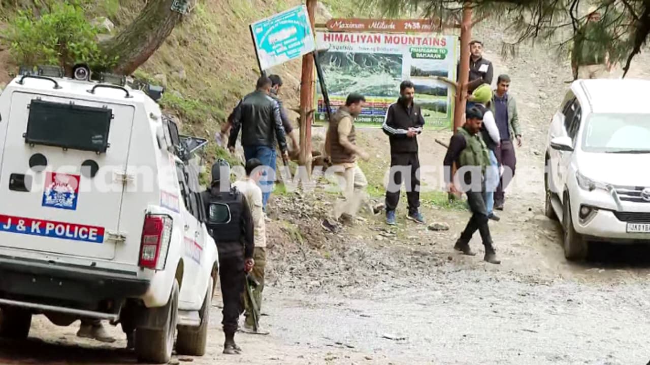 Kashmir hospitals asked to be ready for Emergency situations | Pahalgam ...