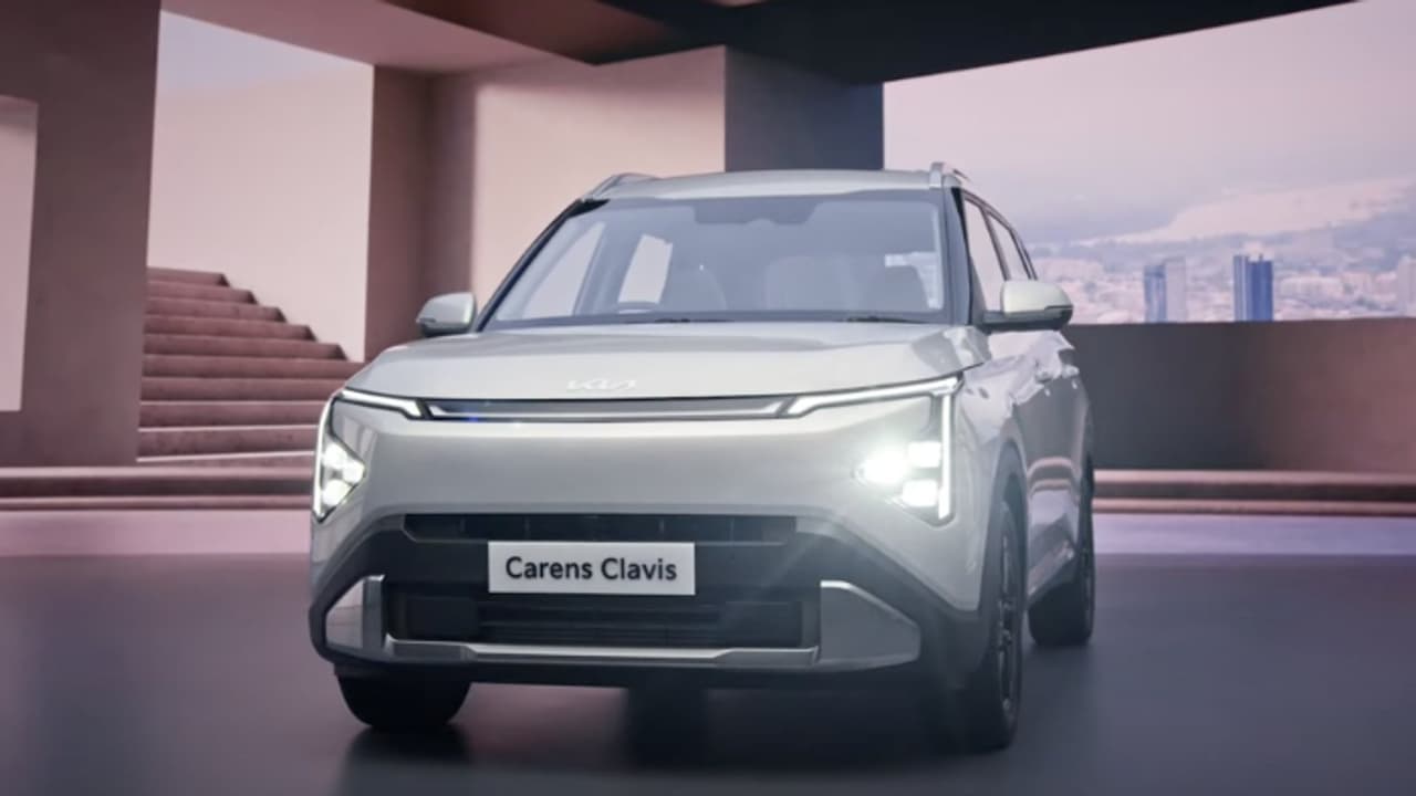 Kia Carens Clavis car makes travel comfort Check features and ...