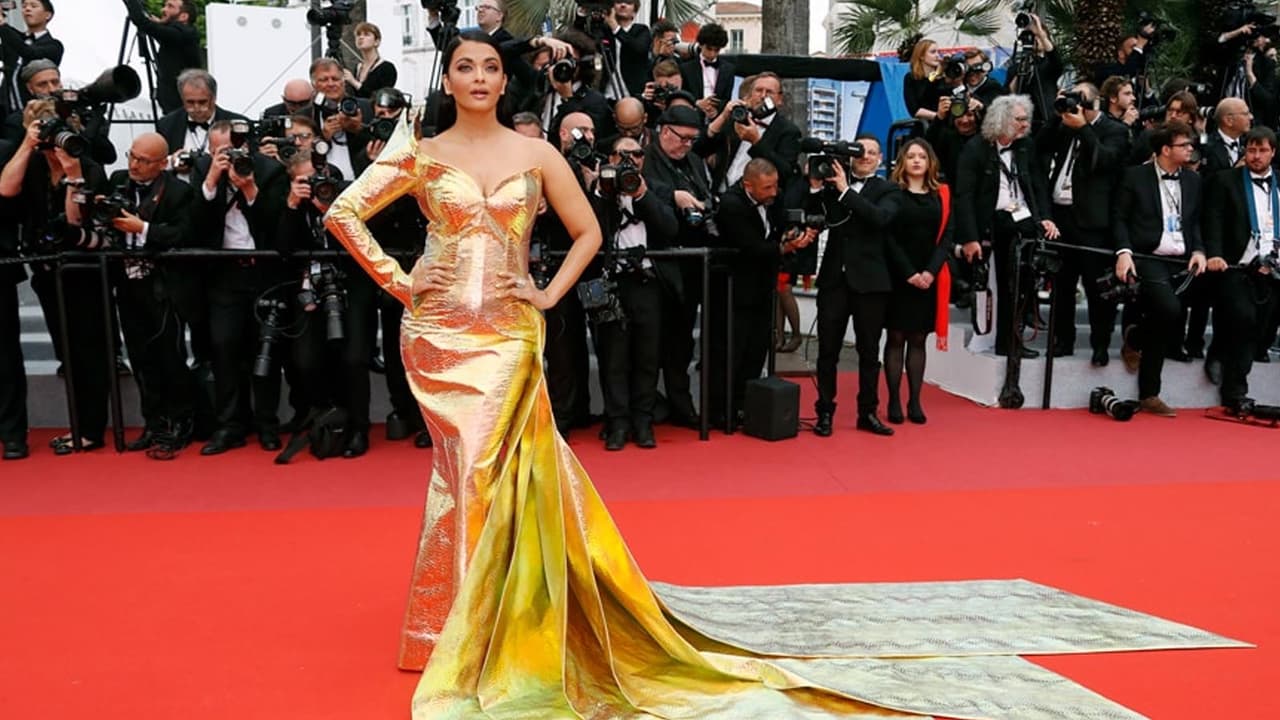 Aishwarya Rai की तस्वीरों का गलती से भी किया यूज तो पड़ जाएंगे लेने के ...