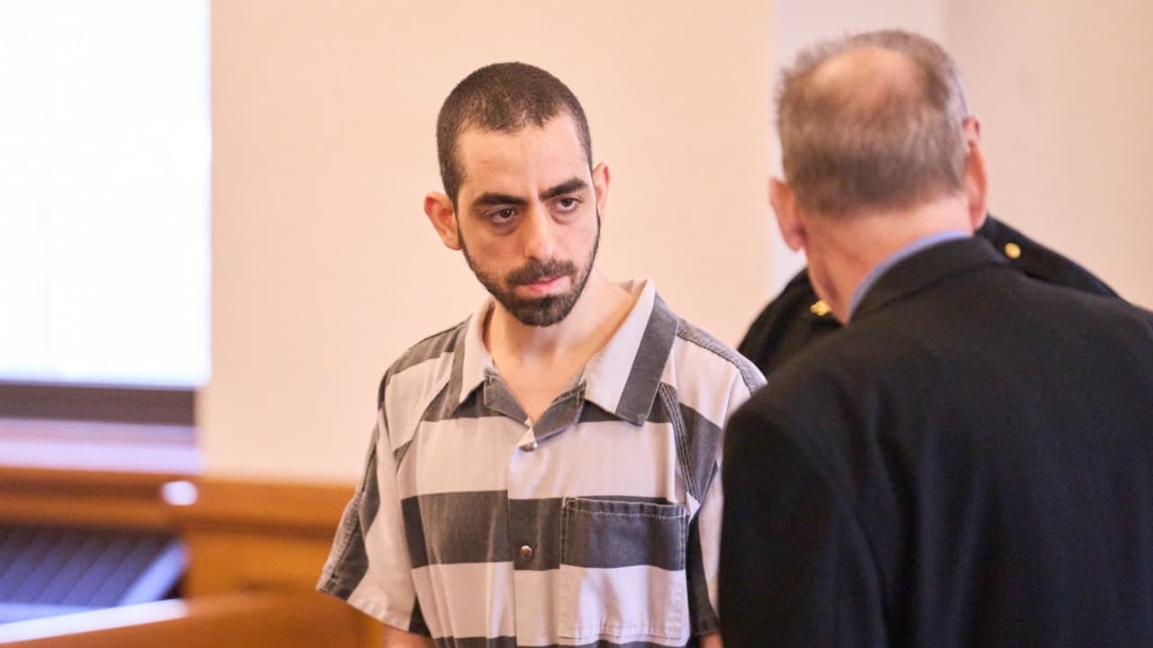 Salman Rushdie attacker Hadir Matar sentenced to 25 years of ...