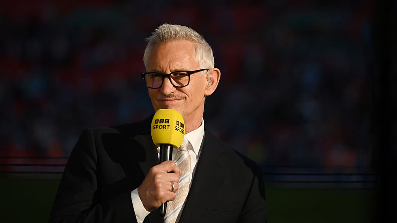 Emotional Gary Lineker signs off from BBC's MOTD after antisemitism row ...