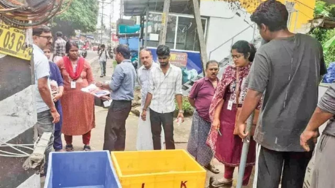 59 kg of Stale fish seized from malappuram: അയല കണ്ണി, ചൂര, തള മീ ...