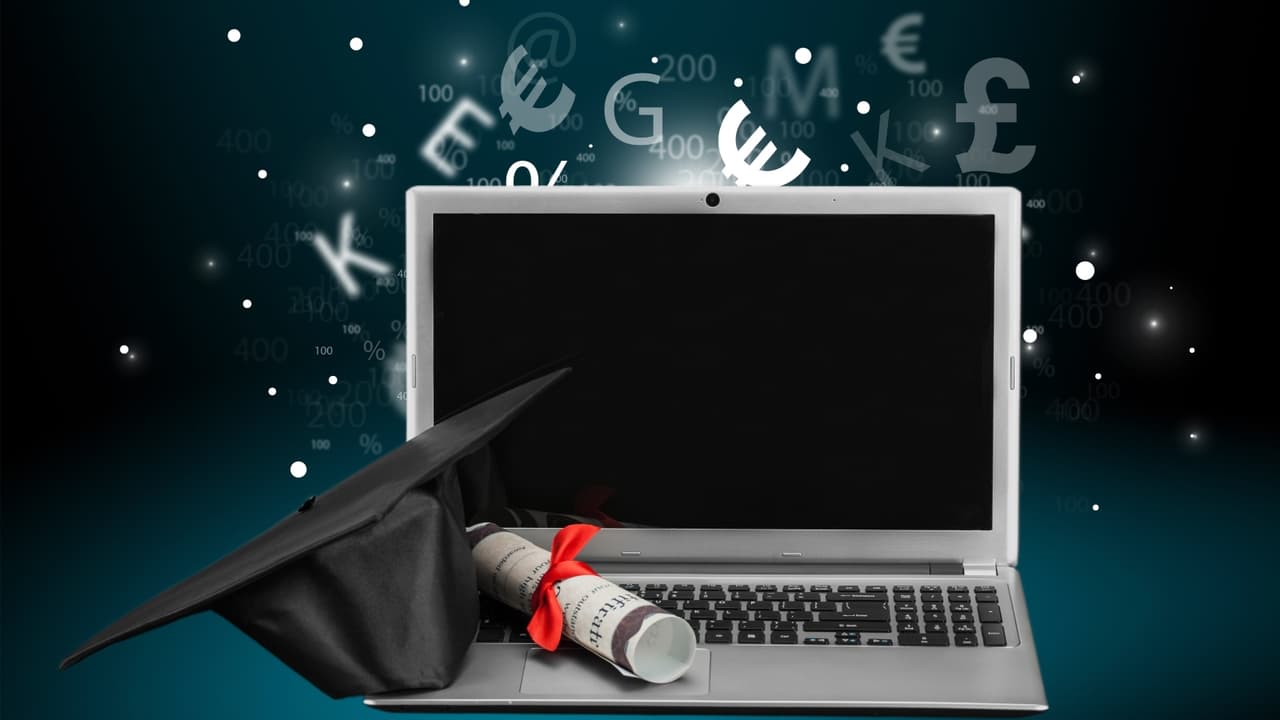 Fake Degree Scam: इस UP यूनिवर्सिटी ने बांटी 1 लाख फर्जी डिग्रियां ...