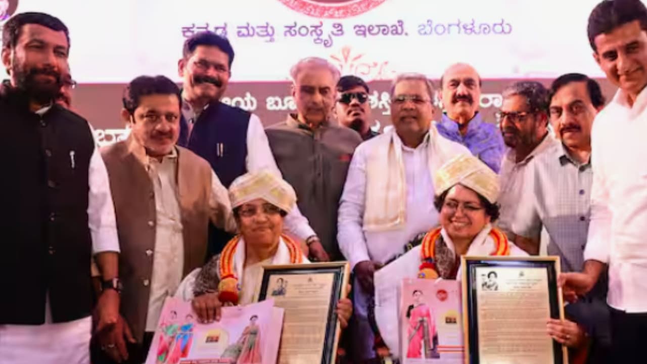 Karnataka CM Siddaramaiah awards ₹10 lakh to Booker Prize winners Banu ...