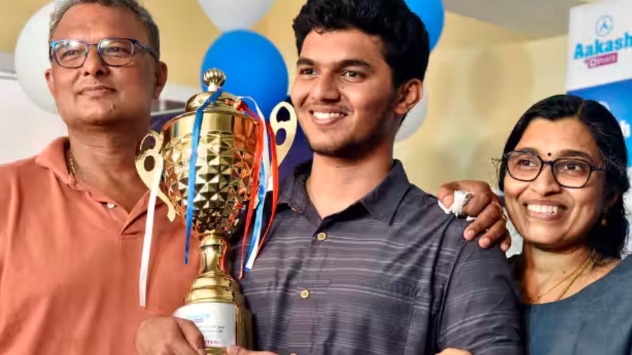 Success Story: Study tips from NEET and JEE topper Mrinal Kutteri ...