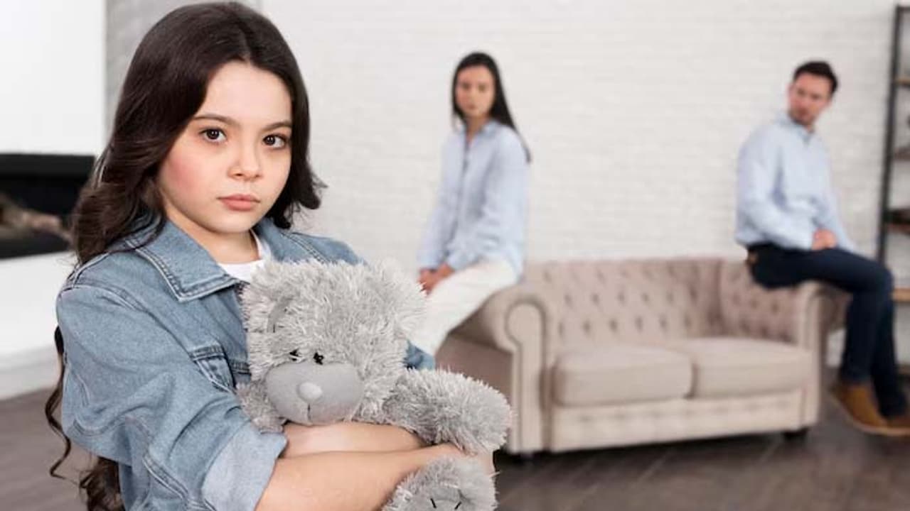 Parenting Guide: How does divorce impact on children? 5 ways to raise ...