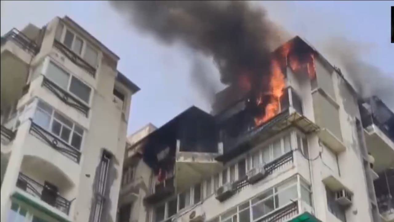 Delhi: Fire breaks out on sixth floor of apartment building in Dwarka ...