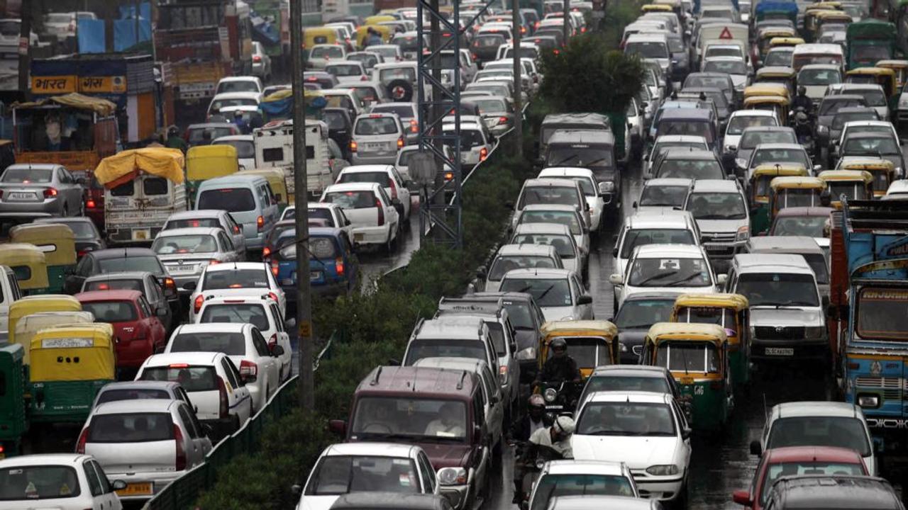 Bengaluru Traffic Alert: Sarjapur Road Closure, Navratri Festive Rush ...