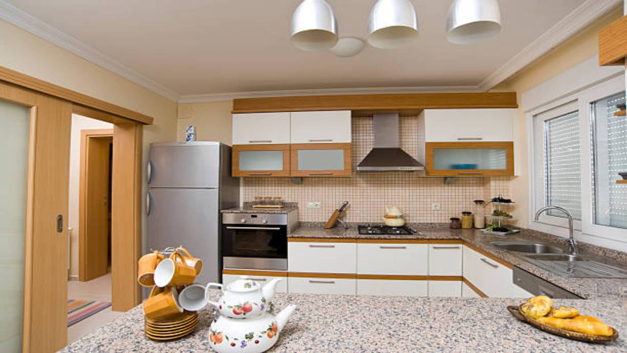 Kitchen Vastu Tips: Avoid placing these items upside down for positive ...