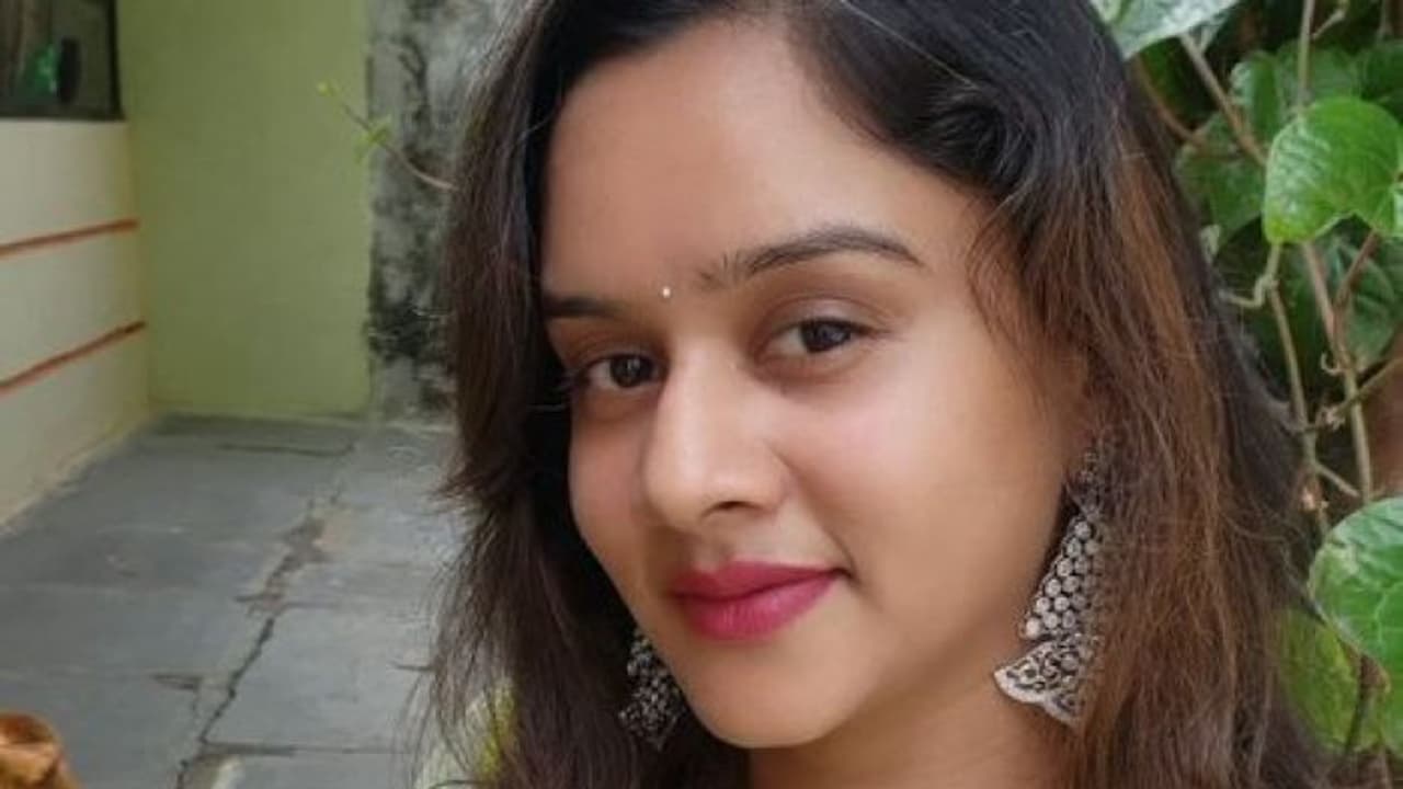 Swetcha Votarkar : ఎవరీ స్వేచ్చ వొటార్కర్? ఆత్మహత్యకు కారణమేంటి? | who ...