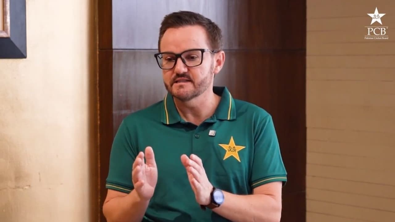 Pakistan Coach Mike Hesson Warns India before Asia Cup Match ...