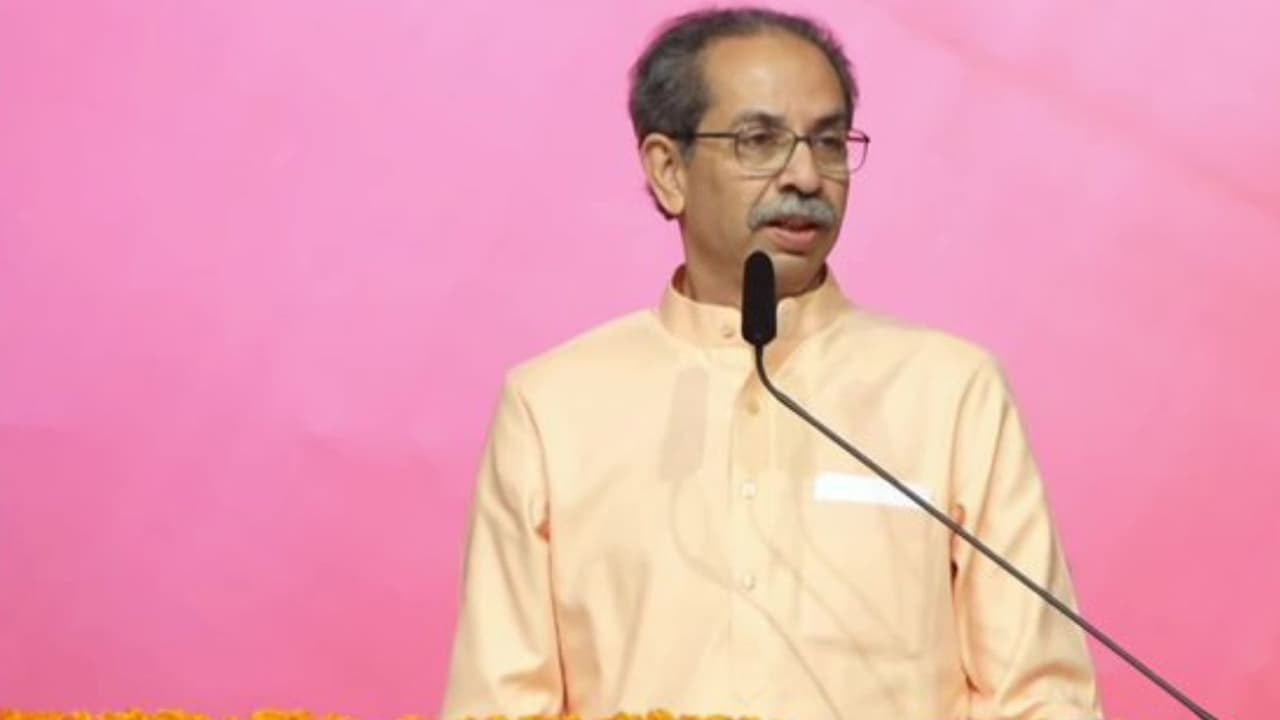 उद्धव ठाकरेंची हा मोठा नेता सोडणार साथ, कारण ऐकून व्हाल हैराण | Mp ...