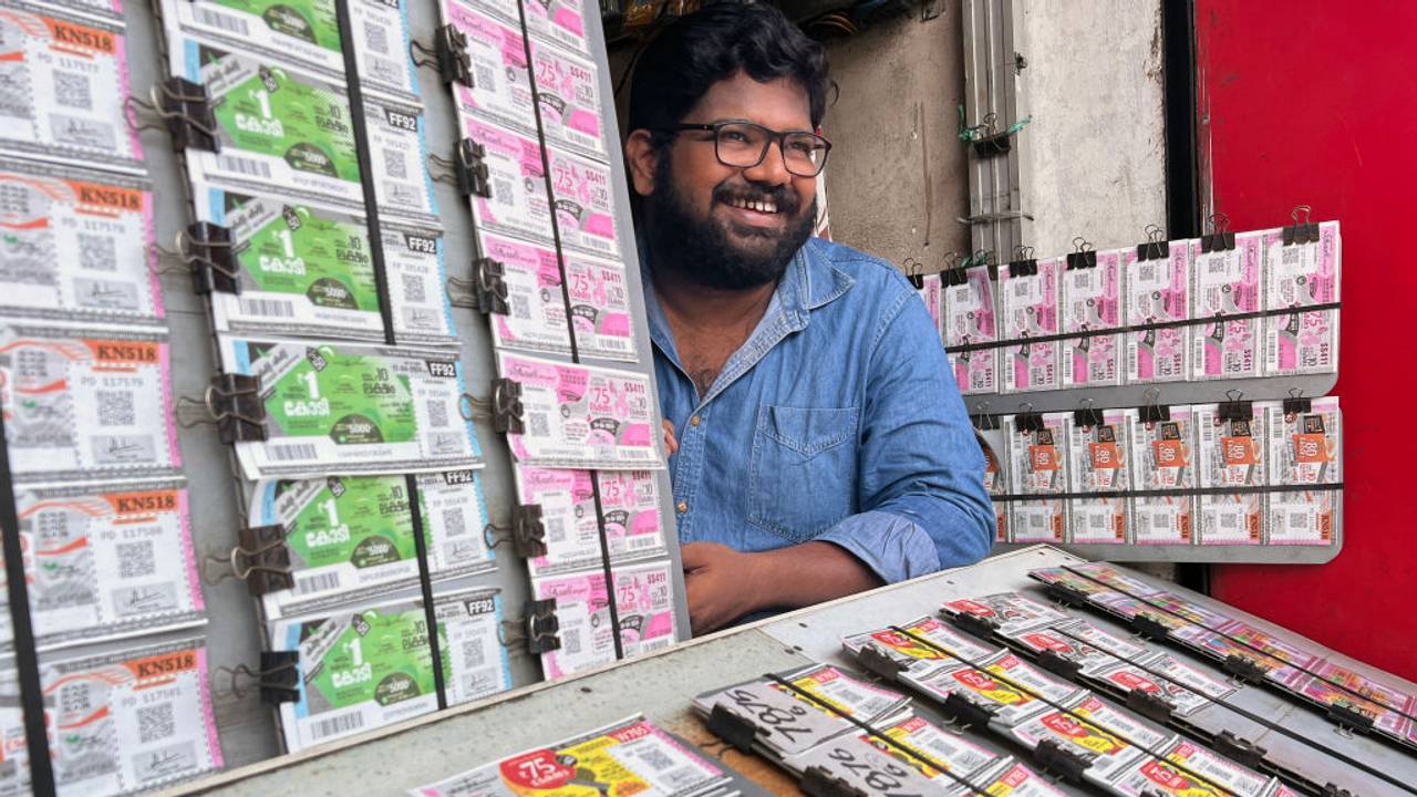 Kerala Lottery Result Today LIVE: ഓണം ബമ്പർ നറുക്കെടുപ്പ് മാറ്റി ...