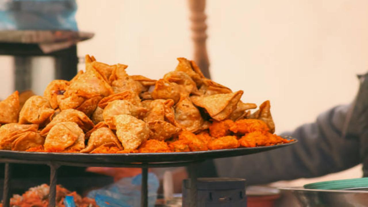 FACT CHECK: No, Jalebis and Samosas Will Not Carry Health Warnings ...