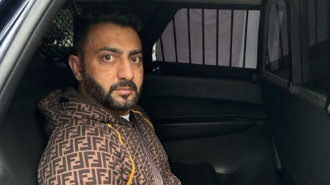 Child Porn केस में गिरफ्तार Gurjeet Singh Malhi की CM भगवंत मान के परिवार संग तस्वीरें वायरल ...