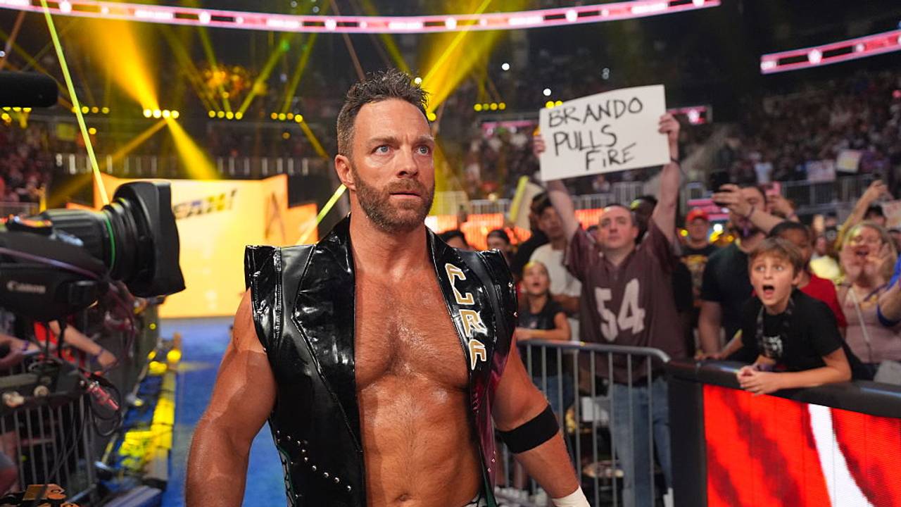 3 Reasons CM Punk Cost LA Knight His Big WWE World Heavyweight Title ...