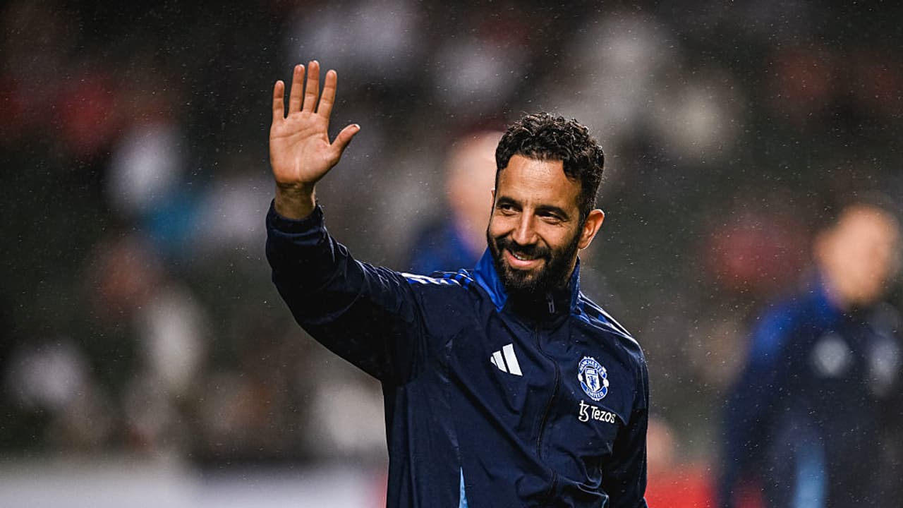 Man Utd Open Talks for Major £100m Striker Swoop as Exit Dominoes Begin ...